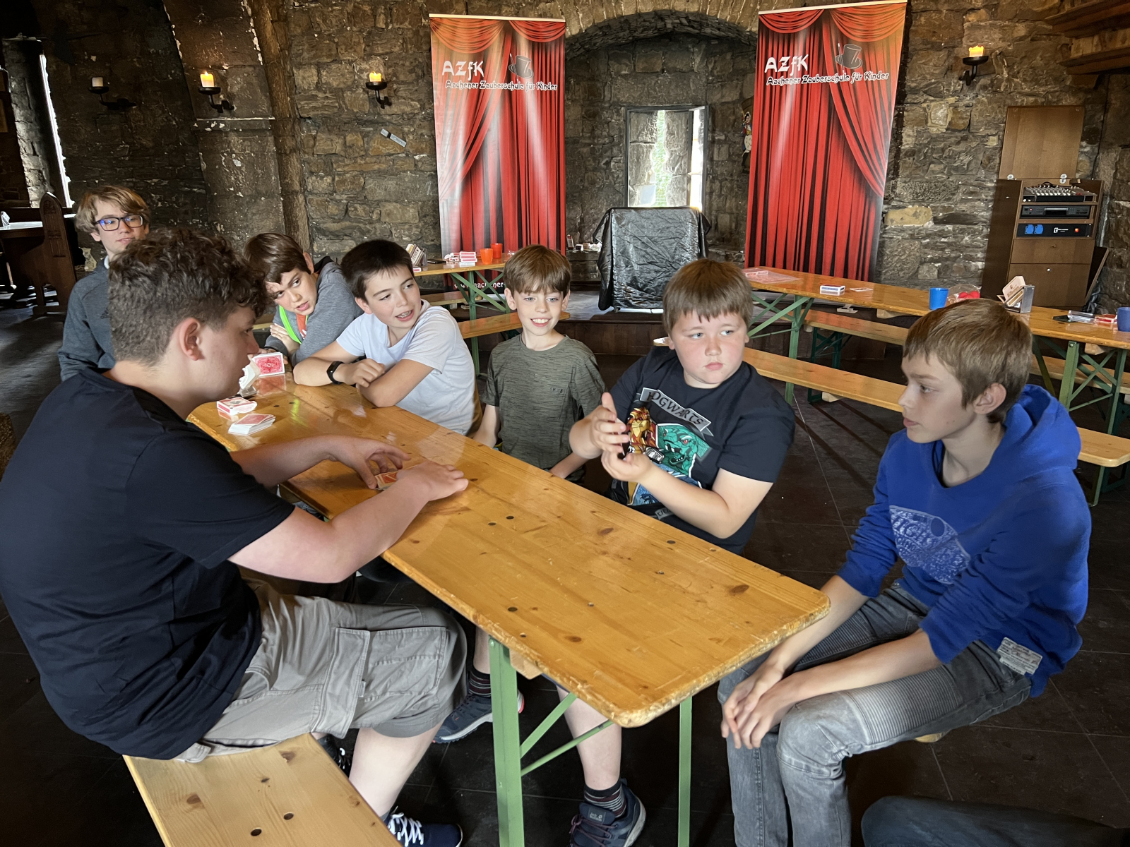 Schüler der AZfK zu Gast bei Alexander De Cova in MG - AZfK | Aachener ...