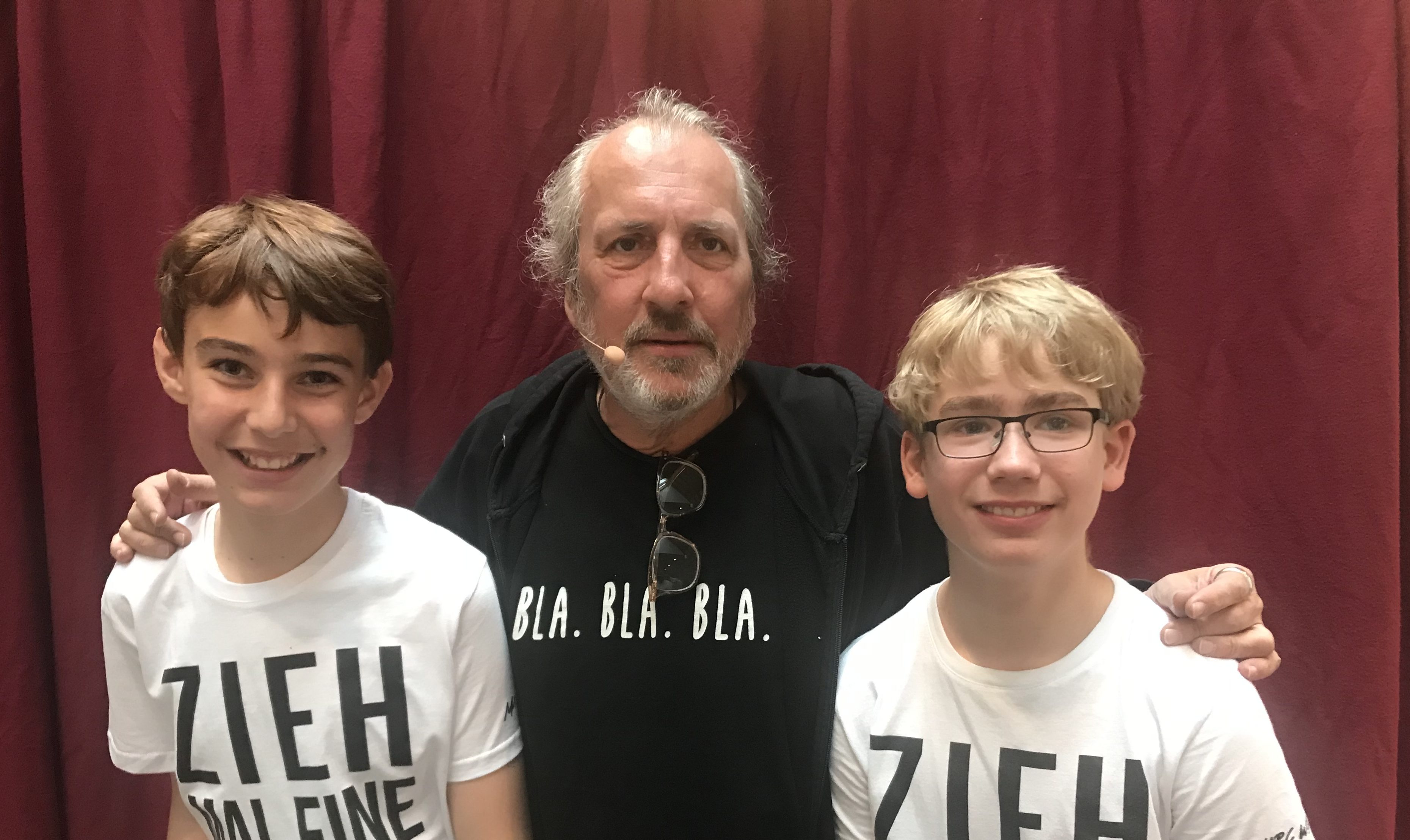 Schüler der AZfK zu Gast bei Alexander De Cova in MG - AZfK | Aachener ...