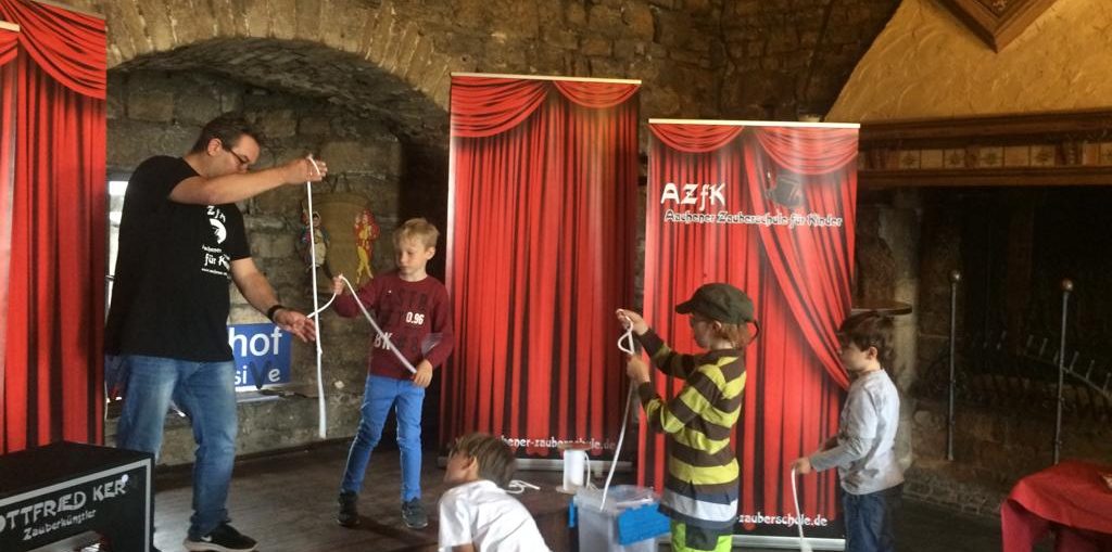 Seilroutinen für Gr. 1, Si Stebbins Stack für Gr. 2 - AZfK | Aachener ...